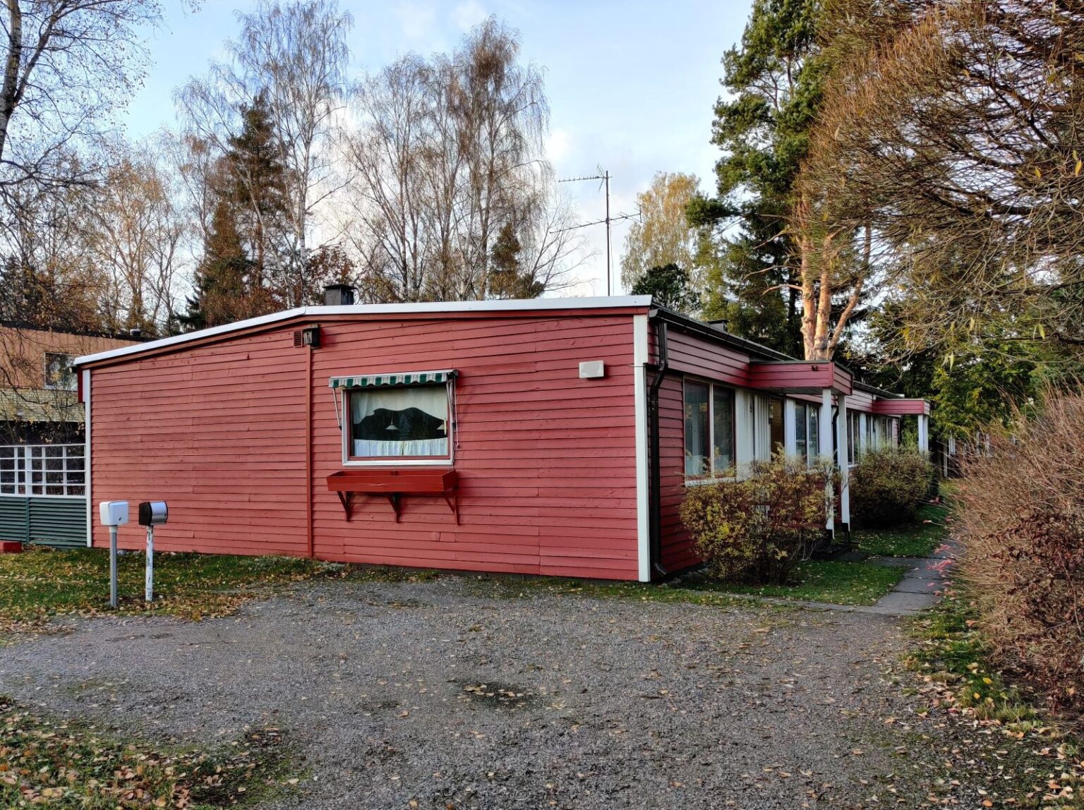 Omakotitalot eri vuosikymmenillä - RAKENNUKSET